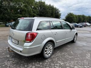 Pelēks Opel Astra 2004 Rīga, ar dzinēja tilpumu 1.70 L un nobraukumu 294 tūkst. km par 1270 €, foto 4 vietnē AUTOMOTO.COM.LV