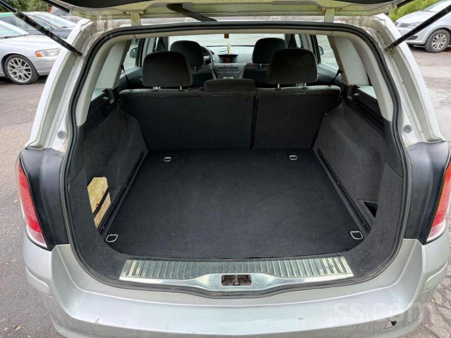 Pelēks Opel Astra 2004 Rīga, ar dzinēja tilpumu 1.70 L un nobraukumu 294 tūkst. km par 1270 €, foto 13 vietnē AUTOMOTO.COM.LV