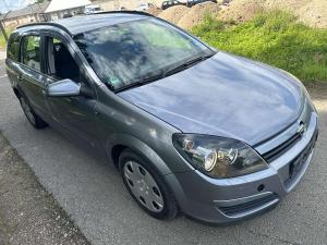 Grey Opel Astra 2004 in Rokiskis, with an engine capacity of 1.60 L and mileage of 157 thousand km for 1600 €, photo  on AUTOMOTO.COM.LV