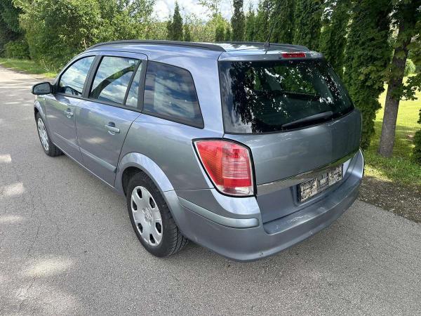 Grey Opel Astra 2004 in Rokiskis, with an engine capacity of 1.60 L and mileage of 157 thousand km for 1600 €, photo 6 on AUTOMOTO.COM.LV