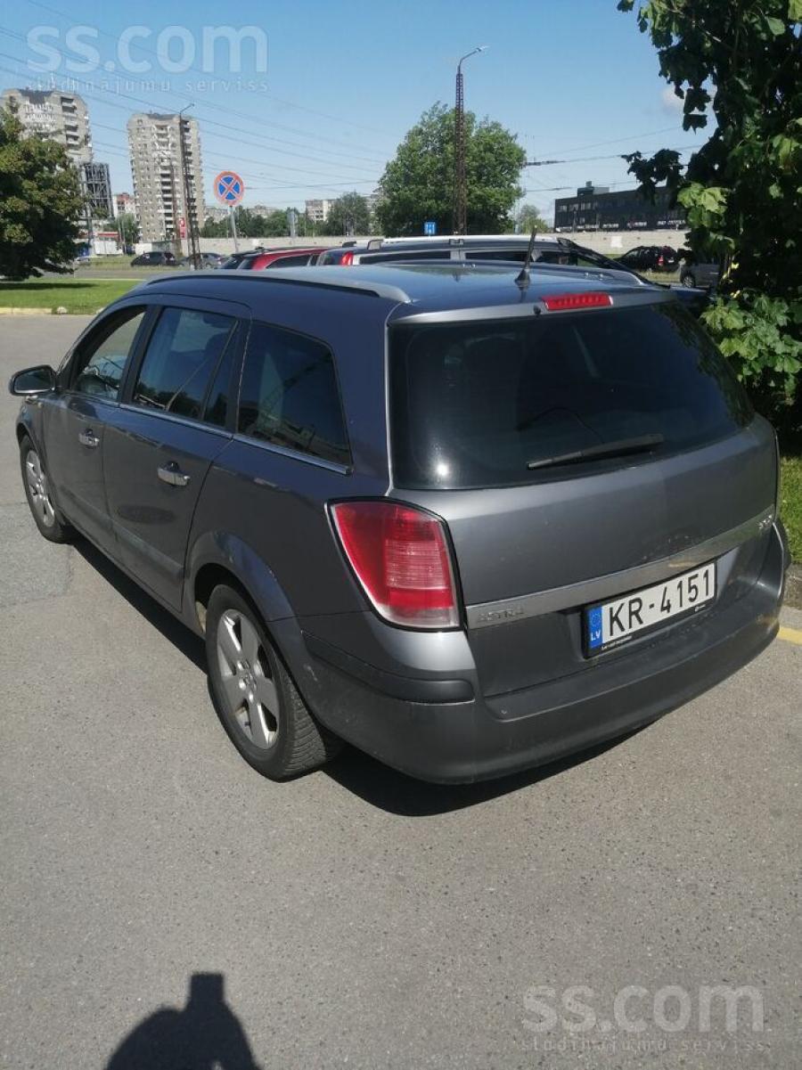 Pelēks Opel Astra 2005 Rīga, ar dzinēja tilpumu 1.90 L un nobraukumu 333 tūkst. km par 1300 €, foto 4 vietnē AUTOMOTO.COM.LV