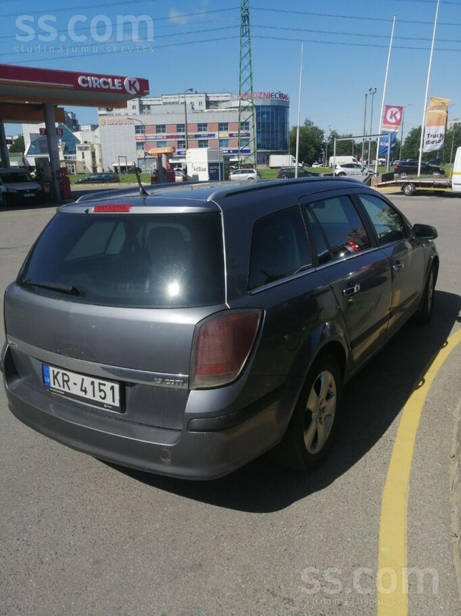 Pelēks Opel Astra 2005 Rīga, ar dzinēja tilpumu 1.90 L un nobraukumu 333 tūkst. km par 1300 €, foto 5 vietnē AUTOMOTO.COM.LV