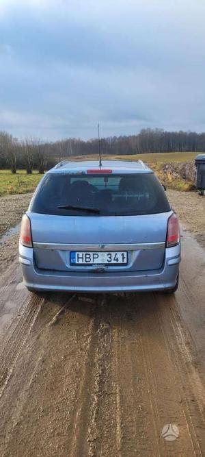 Pelēks Opel Astra 2005 Alīta, ar dzinēja tilpumu 1.90 L un nobraukumu 435 tūkst. km par 850 €, foto 4 vietnē AUTOMOTO.COM.LV