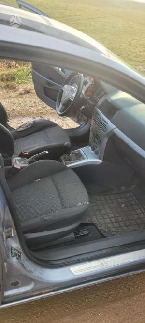 Pelēks Opel Astra 2005 Alīta, ar dzinēja tilpumu 1.90 L un nobraukumu 435 tūkst. km par 850 €, foto 10 vietnē AUTOMOTO.COM.LV