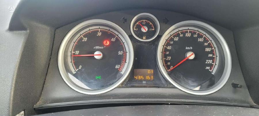 Pelēks Opel Astra 2005 Alīta, ar dzinēja tilpumu 1.90 L un nobraukumu 435 tūkst. km par 850 €, foto 12 vietnē AUTOMOTO.COM.LV