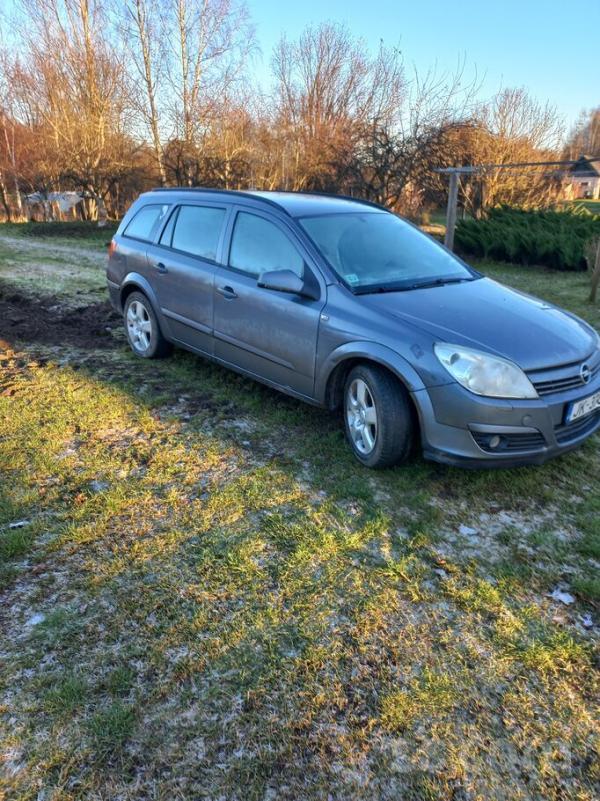Pelēks Opel Astra 2005 Madona, ar dzinēja tilpumu 1.90 L un nobraukumu 350 tūkst. km par 700 €, foto 1 vietnē AUTOMOTO.COM.LV