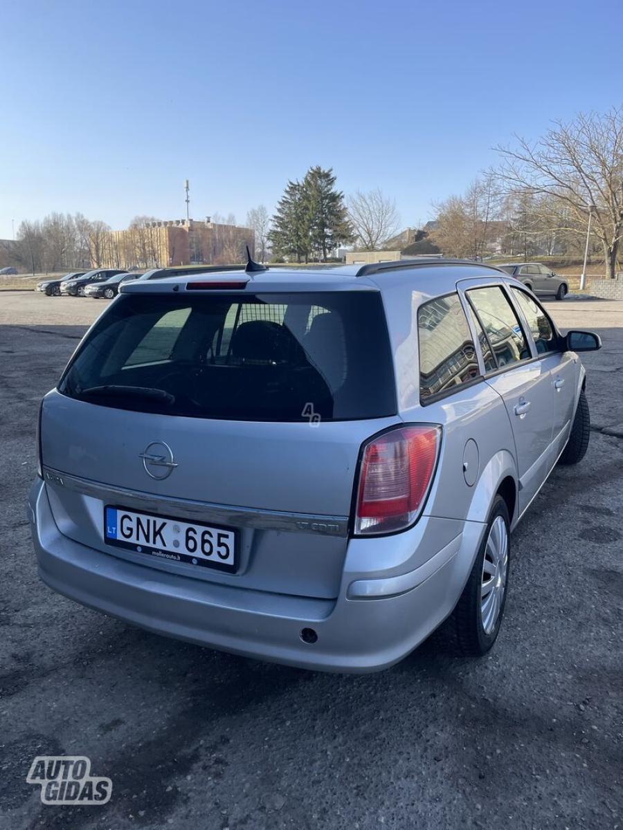Grey Opel Astra 2005 in Alytus, with an engine capacity of 1.70 L and mileage of 270 thousand km for 1450 €, photo 7 on AUTOMOTO.COM.LV
