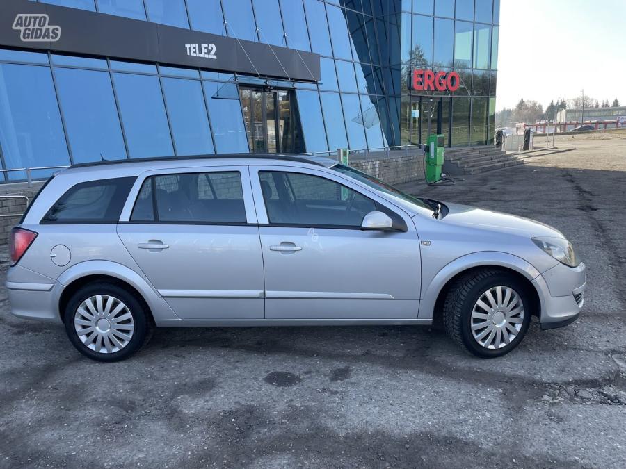 Grey Opel Astra 2005 in Alytus, with an engine capacity of 1.70 L and mileage of 270 thousand km for 1450 €, photo 8 on AUTOMOTO.COM.LV