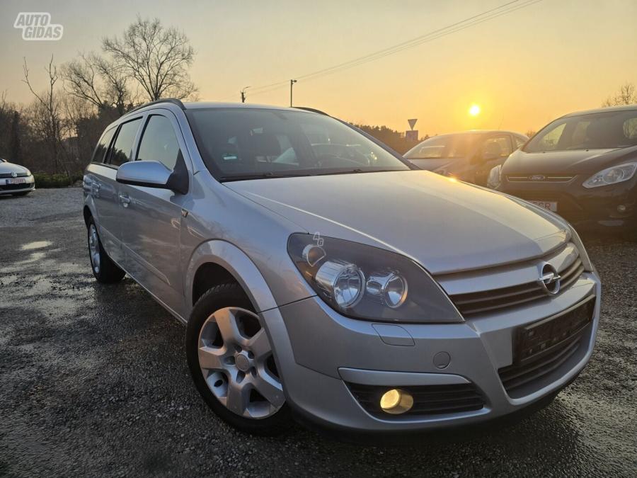 Pelēks Opel Astra 2005 Jurbarkas, ar dzinēja tilpumu 1.60 L un nobraukumu 204 tūkst. km par 1850 €, foto 2 vietnē AUTOMOTO.COM.LV