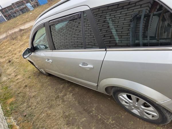 Grey Opel Astra 2005 in Vilnius, with an engine capacity of 1.90 L and mileage of 367 thousand km for 1600 €, photo 1 on AUTOMOTO.COM.LV