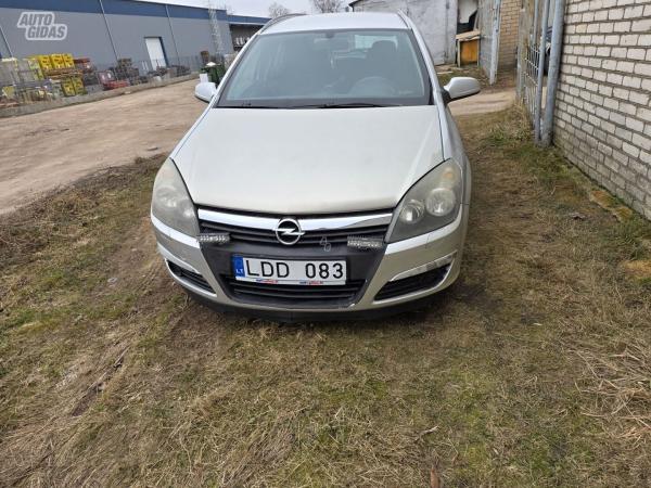 Grey Opel Astra 2005 in Vilnius, with an engine capacity of 1.90 L and mileage of 367 thousand km for 1600 €, photo 3 on AUTOMOTO.COM.LV