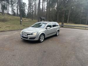 Pelēks Opel Astra 2005 Anykščiai, ar dzinēja tilpumu 1.90 L un nobraukumu 420 tūkst. km par 1700 €, foto  vietnē AUTOMOTO.COM.LV