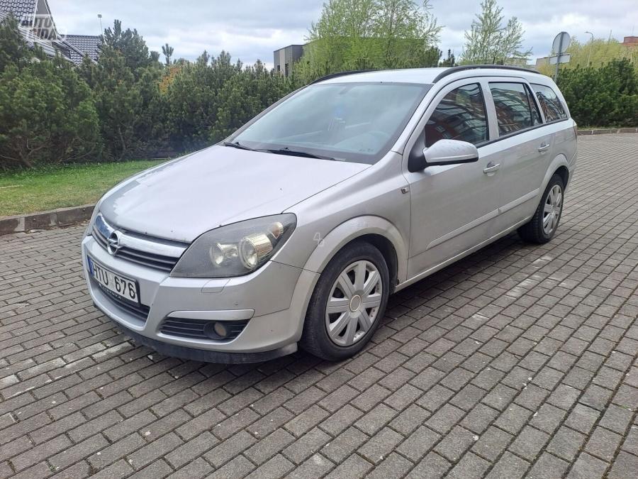 Pelēks Opel Astra 2005 Klaipėda, ar dzinēja tilpumu 1.90 L un nobraukumu 435 tūkst. km par 750 €, foto 1 vietnē AUTOMOTO.COM.LV