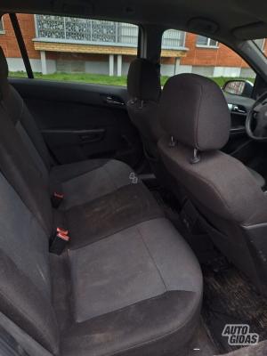 Pelēks Opel Astra 2005 Klaipėda, ar dzinēja tilpumu 1.90 L un nobraukumu 435 tūkst. km par 750 €, foto 10 vietnē AUTOMOTO.COM.LV