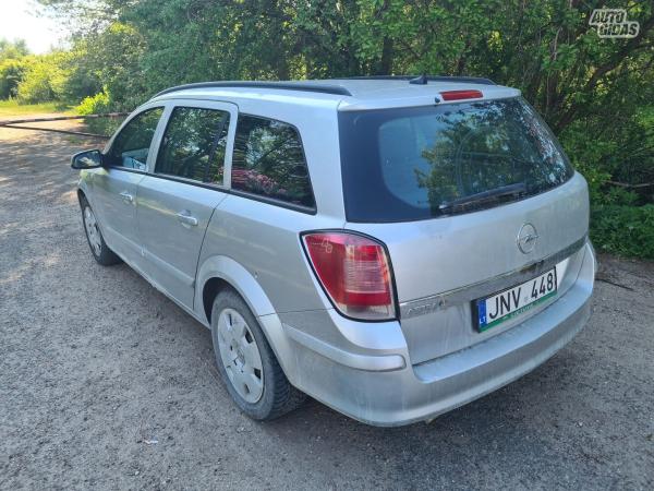 Grey Opel Astra 2005 in Klaipeda, with an engine capacity of 1.80 L and mileage of 248 thousand km for 850 €, photo 3 on AUTOMOTO.COM.LV