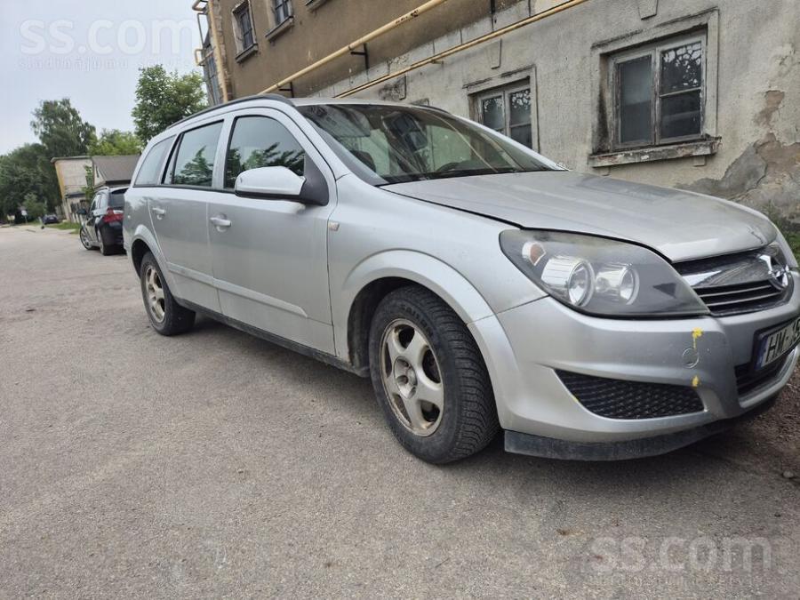 Pelēks Opel Astra 2005 Jelgava, ar dzinēja tilpumu 1.70 L un nobraukumu 300 tūkst. km par 770 €, foto 3 vietnē AUTOMOTO.COM.LV