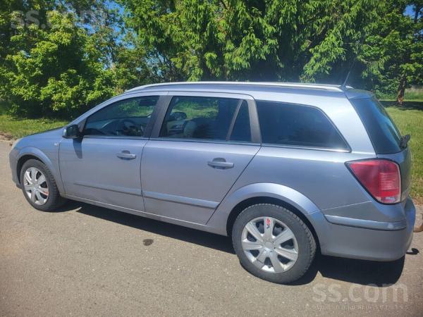 Pelēks Opel Astra 2005 Bauska, ar dzinēja tilpumu 1.70 L un nobraukumu 317 tūkst. km par 1050 €, foto 3 vietnē AUTOMOTO.COM.LV