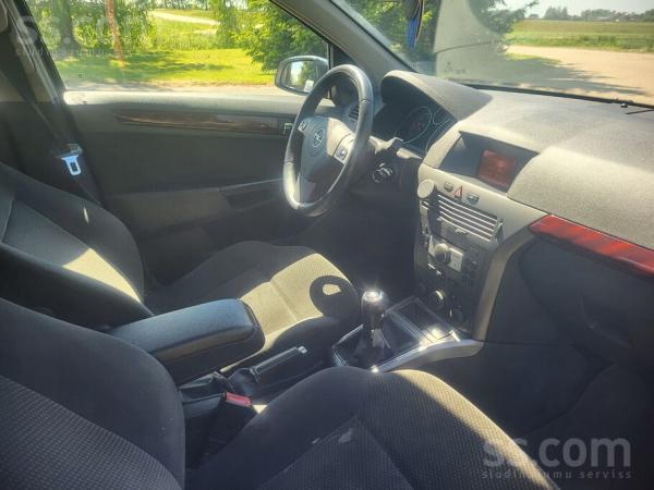 Pelēks Opel Astra 2005 Bauska, ar dzinēja tilpumu 1.70 L un nobraukumu 317 tūkst. km par 1050 €, foto 5 vietnē AUTOMOTO.COM.LV