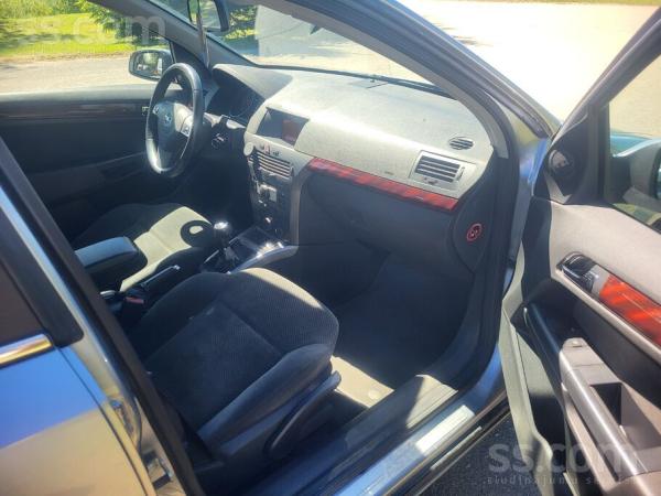 Pelēks Opel Astra 2005 Bauska, ar dzinēja tilpumu 1.70 L un nobraukumu 317 tūkst. km par 1050 €, foto 6 vietnē AUTOMOTO.COM.LV