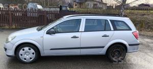 Pelēks Opel Astra 2005 Valka, ar dzinēja tilpumu 1.90 L un nobraukumu 438 tūkst. km par 1250 €, foto 4 vietnē AUTOMOTO.COM.LV