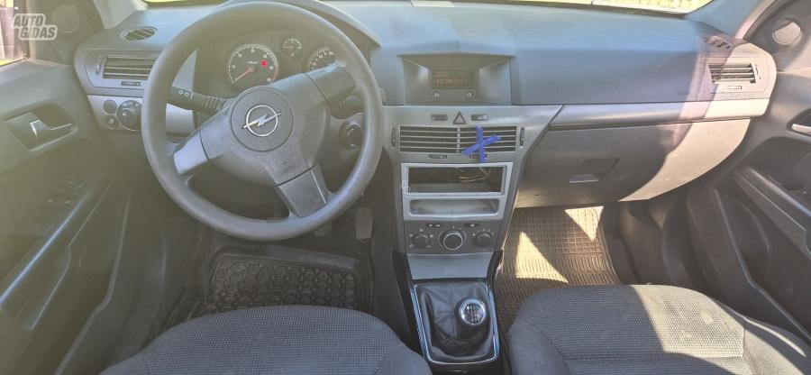 Pelēks Opel Astra 2005 Šakiai, ar dzinēja tilpumu 1.90 L un nobraukumu 300 tūkst. km par 500 €, foto 6 vietnē AUTOMOTO.COM.LV