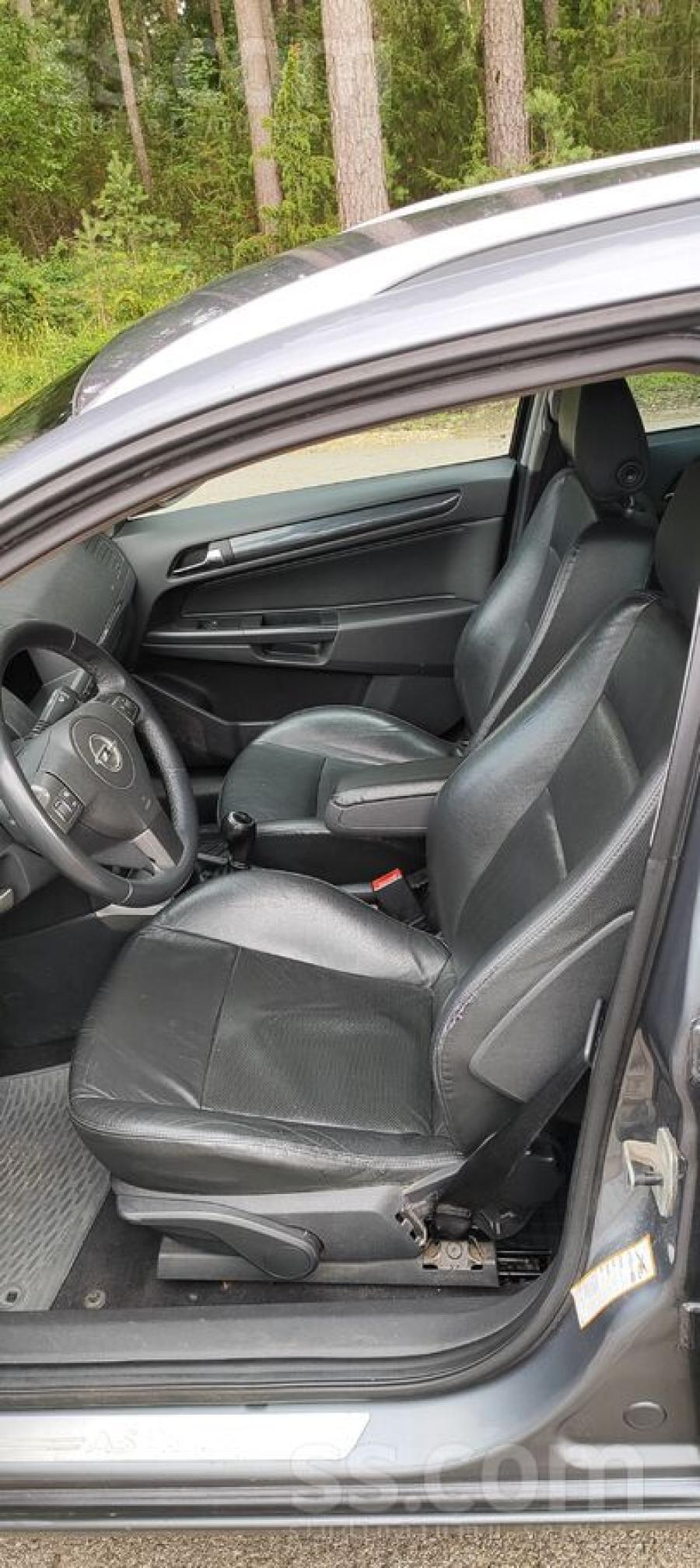 Pelēks Opel Astra 2005 Rīga, ar dzinēja tilpumu 1.90 L un nobraukumu 331 tūkst. km par 1390 €, foto 3 vietnē AUTOMOTO.COM.LV