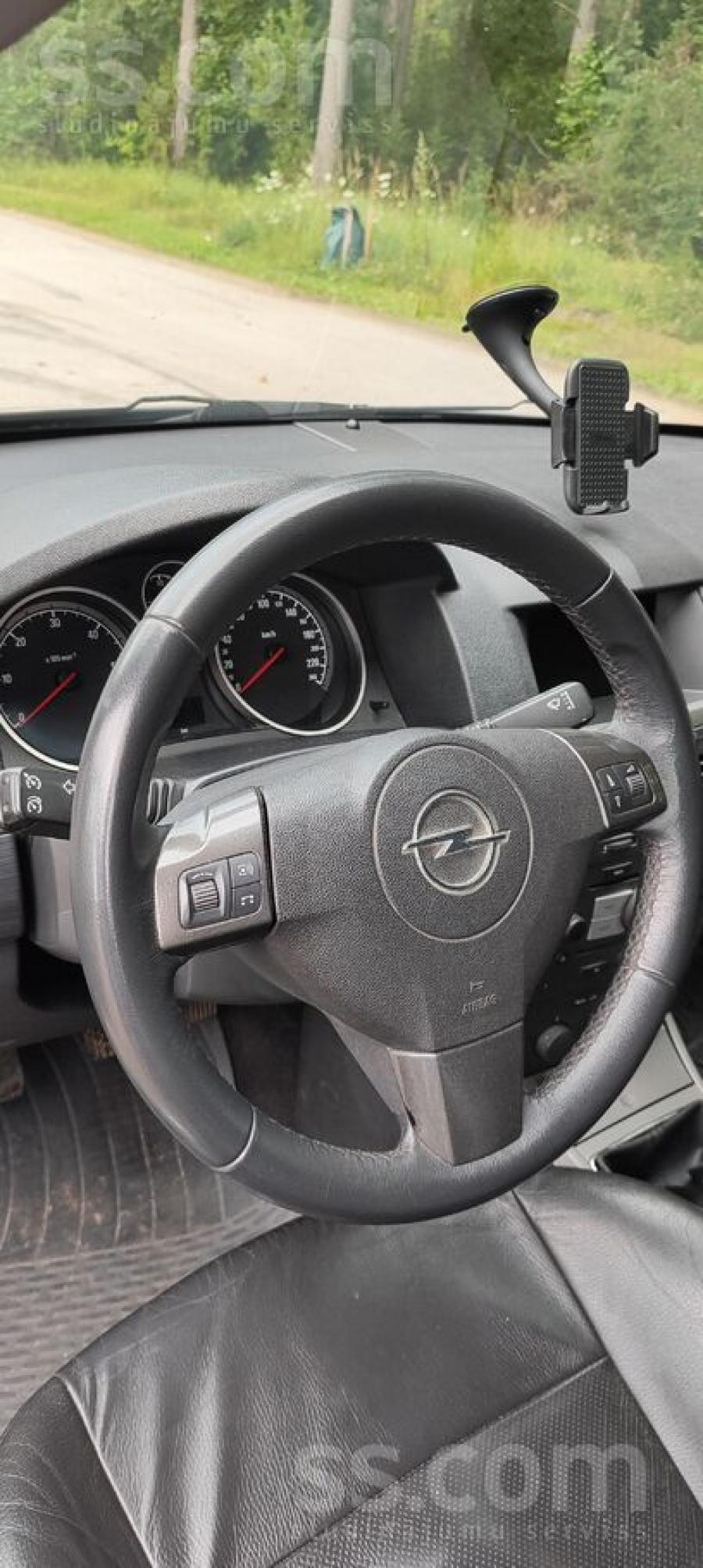 Pelēks Opel Astra 2005 Rīga, ar dzinēja tilpumu 1.90 L un nobraukumu 331 tūkst. km par 1390 €, foto 4 vietnē AUTOMOTO.COM.LV
