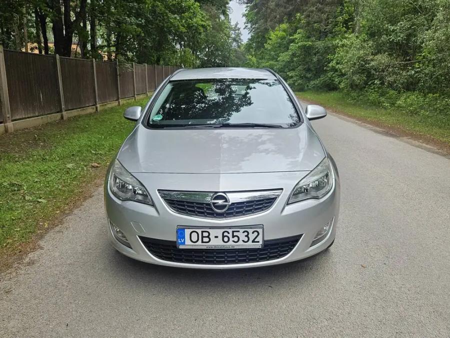Pelēks Opel Astra 2005 Jēkabpils, ar dzinēja tilpumu 1.70 L un nobraukumu 224 tūkst. km par 3990 €, foto 4 vietnē AUTOMOTO.COM.LV