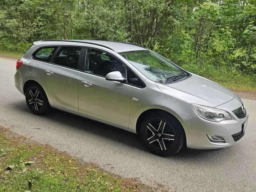 Pelēks Opel Astra 2005 Jēkabpils, ar dzinēja tilpumu 1.70 L un nobraukumu 224 tūkst. km par 3990 €, foto 6 vietnē AUTOMOTO.COM.LV