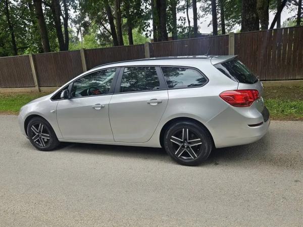 Pelēks Opel Astra 2005 Jēkabpils, ar dzinēja tilpumu 1.70 L un nobraukumu 224 tūkst. km par 3990 €, foto 8 vietnē AUTOMOTO.COM.LV