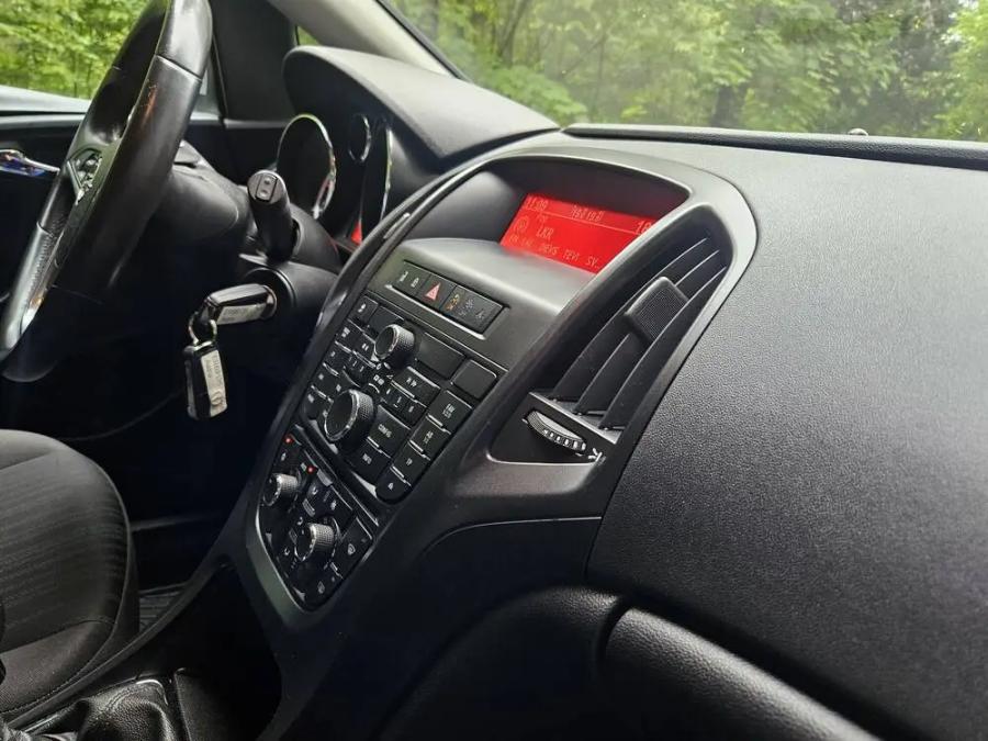 Pelēks Opel Astra 2005 Jēkabpils, ar dzinēja tilpumu 1.70 L un nobraukumu 224 tūkst. km par 3990 €, foto 17 vietnē AUTOMOTO.COM.LV