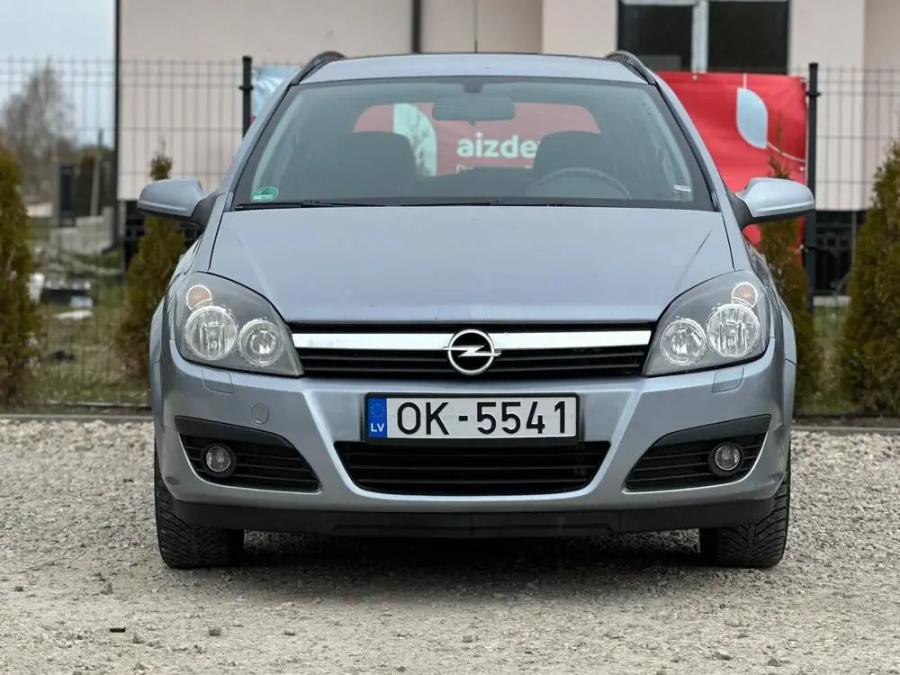 Pelēks Opel Astra 2005 Jelgava, ar dzinēja tilpumu 1.60 L un nobraukumu 172 tūkst. km par 2950 €, foto 3 vietnē AUTOMOTO.COM.LV