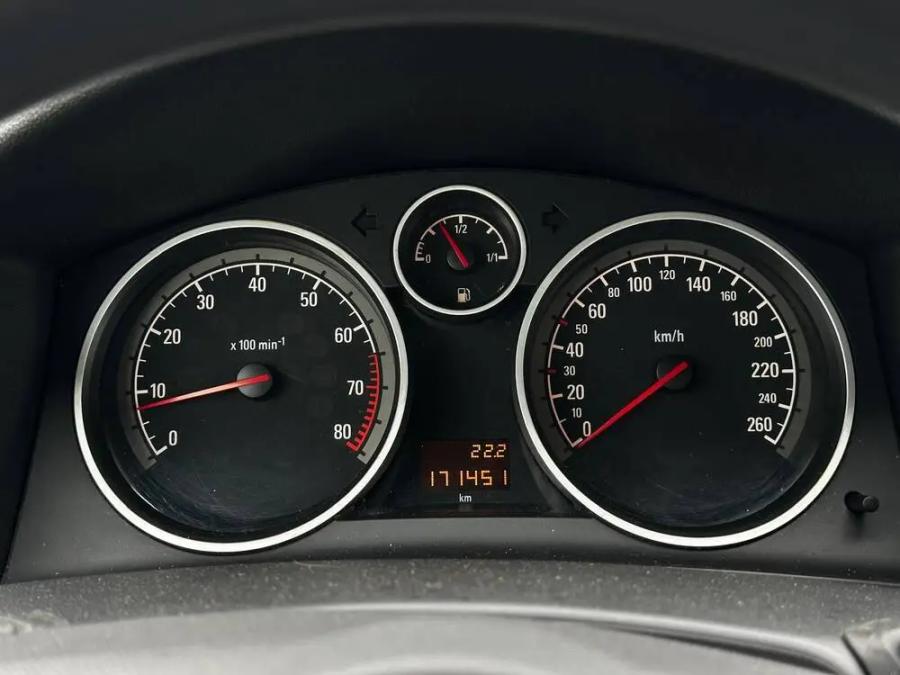 Pelēks Opel Astra 2005 Jelgava, ar dzinēja tilpumu 1.60 L un nobraukumu 172 tūkst. km par 2950 €, foto 19 vietnē AUTOMOTO.COM.LV