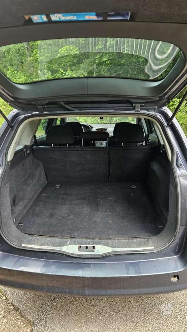 Grey Opel Astra 2005 in Alytus, with an engine capacity of 1.91 L and mileage of 368 thousand km for 1250 €, photo 5 on AUTOMOTO.COM.LV