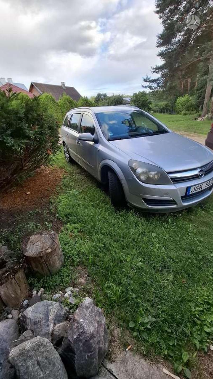 Grey Opel Astra 2005 in Anyksciai, with an engine capacity of 1.80 L and mileage of 339 thousand km for 550 €, photo 4 on AUTOMOTO.COM.LV