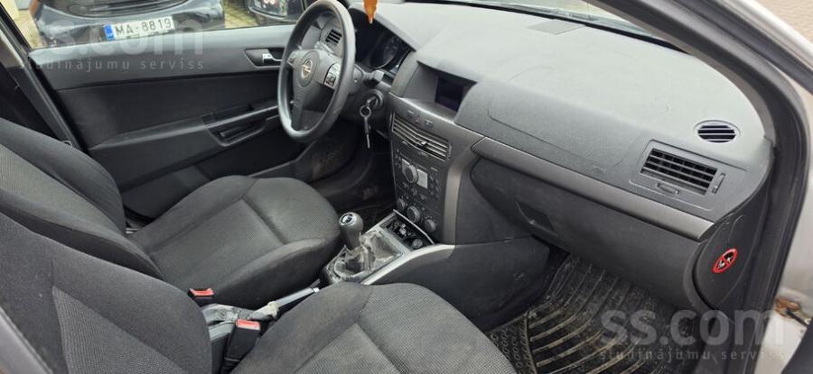 Pelēks Opel Astra 2005 Valmiera, ar dzinēja tilpumu 1.90 L un nobraukumu 424 tūkst. km par 1050 €, foto 10 vietnē AUTOMOTO.COM.LV