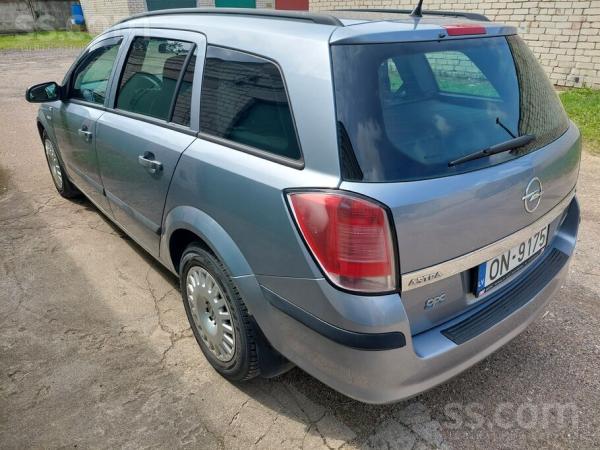 Pelēks Opel Astra 2005 Rīga, ar dzinēja tilpumu 1.80 L un nobraukumu 250 tūkst. km par 1800 €, foto 4 vietnē AUTOMOTO.COM.LV