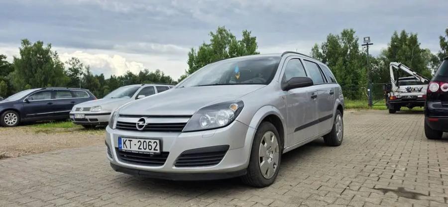 Grey Opel Astra 2005 in Valmiera, with an engine capacity of 1.90 L and mileage of 424 thousand km for 1050 €, photo 7 on AUTOMOTO.COM.LV