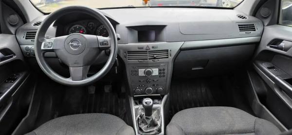 Pelēks Opel Astra 2005 Valmiera, ar dzinēja tilpumu 1.90 L un nobraukumu 424 tūkst. km par 1050 €, foto 7 vietnē AUTOMOTO.COM.LV