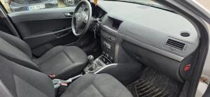 Grey Opel Astra 2005 in Valmiera, with an engine capacity of 1.90 L and mileage of 424 thousand km for 1050 €, photo 10 on AUTOMOTO.COM.LV