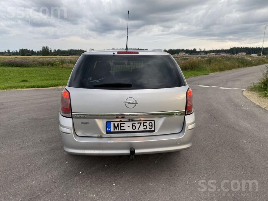 Pelēks Opel Astra 2005 Rīga, ar dzinēja tilpumu 1.70 L un nobraukumu 394 tūkst. km par 1290 €, foto 7 vietnē AUTOMOTO.COM.LV