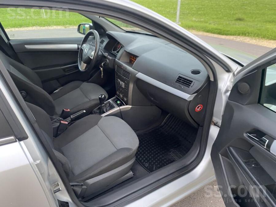 Pelēks Opel Astra 2005 Rīga, ar dzinēja tilpumu 1.70 L un nobraukumu 394 tūkst. km par 1290 €, foto 9 vietnē AUTOMOTO.COM.LV