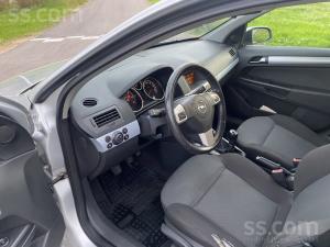 Pelēks Opel Astra 2005 Rīga, ar dzinēja tilpumu 1.70 L un nobraukumu 394 tūkst. km par 1290 €, foto 11 vietnē AUTOMOTO.COM.LV