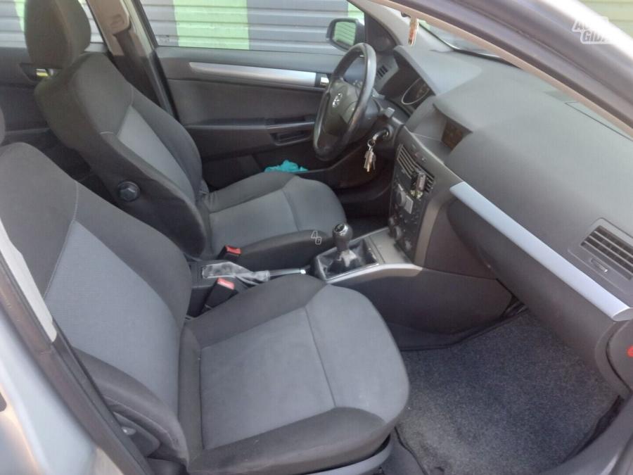 Pelēks Opel Astra 2005 Šauļi, ar dzinēja tilpumu 1.60 L un nobraukumu 224 tūkst. km par 1680 €, foto 12 vietnē AUTOMOTO.COM.LV