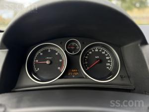 Серый Опель Астра 2005 в Цесис, объемом двигателя 1.90 л и пробегом 272 тыс. км за 1390 €, фото 12 на AUTOMOTO.COM.LV