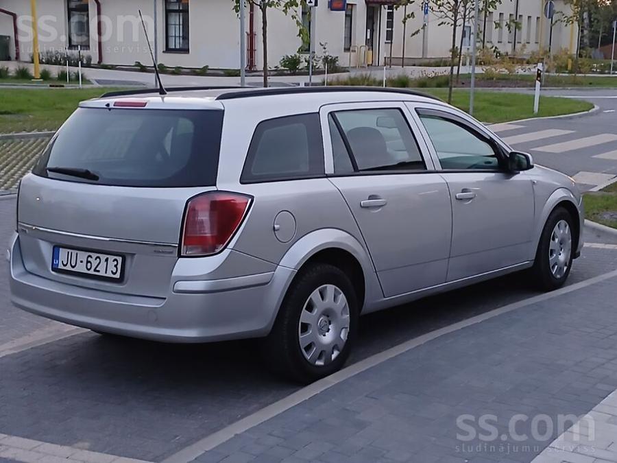 Grey Opel Astra 2005 in Aizkraukle, with an engine capacity of 1.70 L and mileage of 420 thousand km for 1175 €, photo 3 on AUTOMOTO.COM.LV