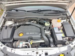 Grey Opel Astra 2005 in Aizkraukle, with an engine capacity of 1.70 L and mileage of 420 thousand km for 1175 €, photo 4 on AUTOMOTO.COM.LV