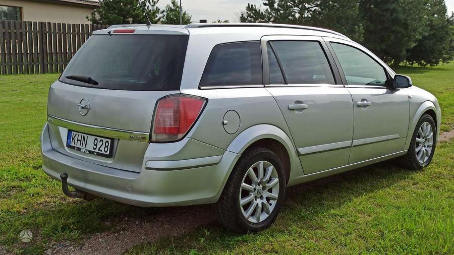 Pelēks Opel Astra 2005 Pakruojis, ar dzinēja tilpumu 1.90 L un nobraukumu 295 tūkst. km par 1400 €, foto 6 vietnē AUTOMOTO.COM.LV