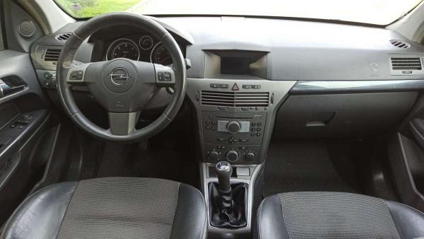 Pelēks Opel Astra 2005 Pakruojis, ar dzinēja tilpumu 1.90 L un nobraukumu 295 tūkst. km par 1400 €, foto 8 vietnē AUTOMOTO.COM.LV