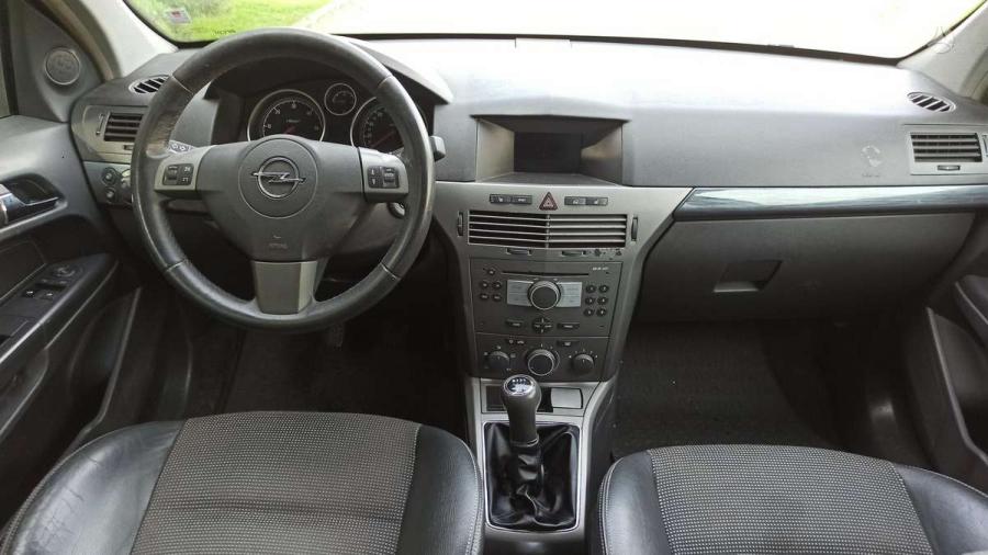 Pelēks Opel Astra 2005 Pakruojis, ar dzinēja tilpumu 1.90 L un nobraukumu 295 tūkst. km par 1400 €, foto 8 vietnē AUTOMOTO.COM.LV